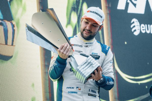 Senador Eduardo Gomes parabeniza Felipe Fraga pelo título de campeão da Stock Car 2025 - Luiz ...